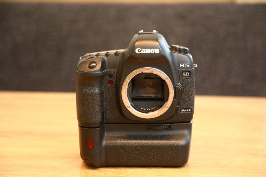 AKCIJA NOVA CENA: Canon 5D mk2, samo 38617 posnetkov