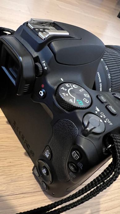 Canon EOS 200D