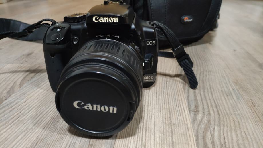 Canon EOS 400D z objektivom EF-S 18-55 mm, bliskavica, dodatki