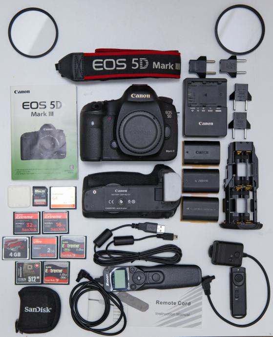 Canon EOS 5D Mark III + grip + kartice + dodatna oprema