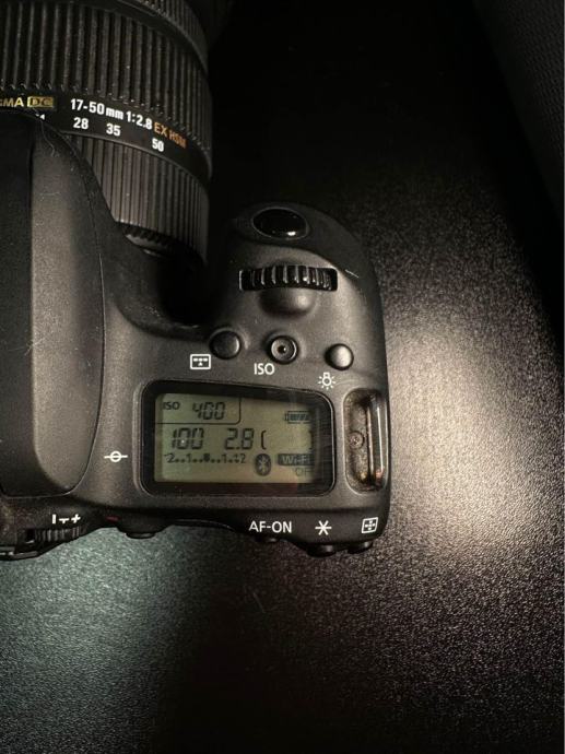 Canon EOS 77d