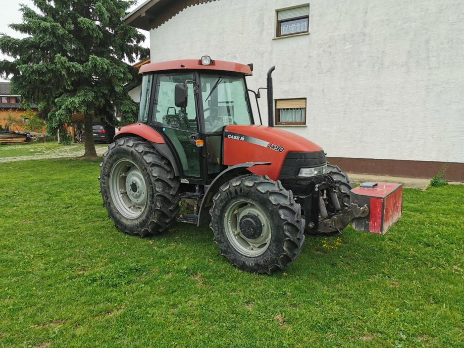 Traktor Case JX90