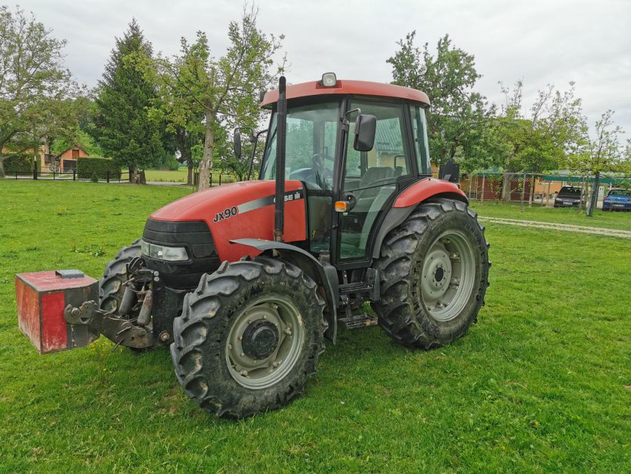 Traktor Case JX90