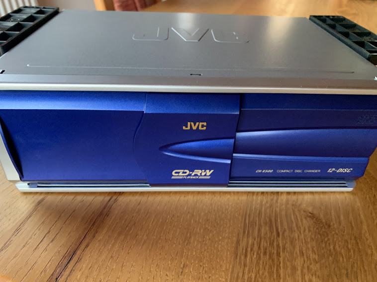 CD izmenjevalnik JVC CH - X 500 + kabel 6m.