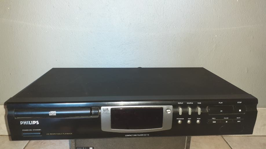 CD predvajalnik PHILIPS CD 713