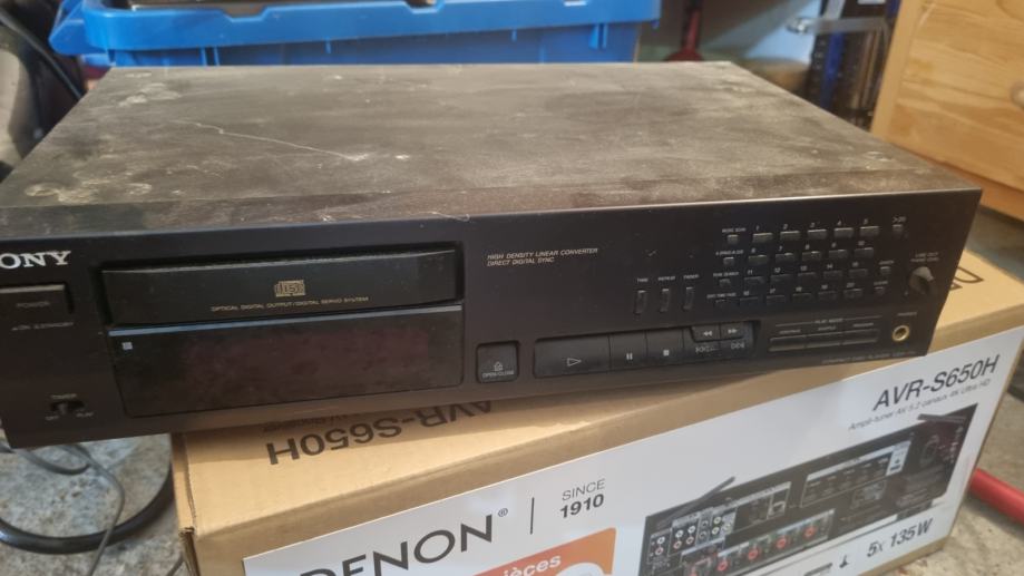 CD predvajalnik Sony CDP-711