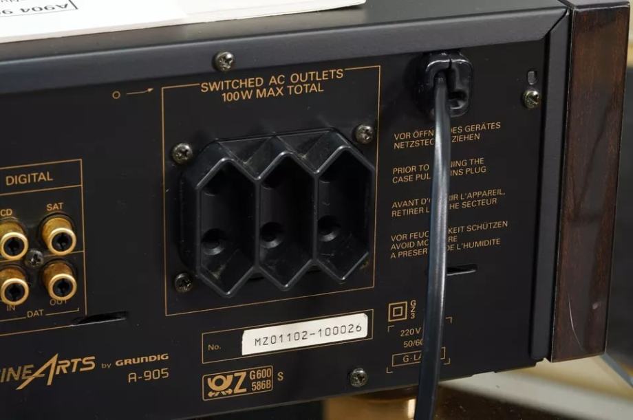 GRUNDIG FINEARTS A905 OJAČEVALNIK
