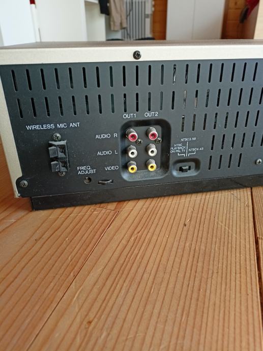 JVC hi-fi vhs-video cd combo, model: hr-vdc1