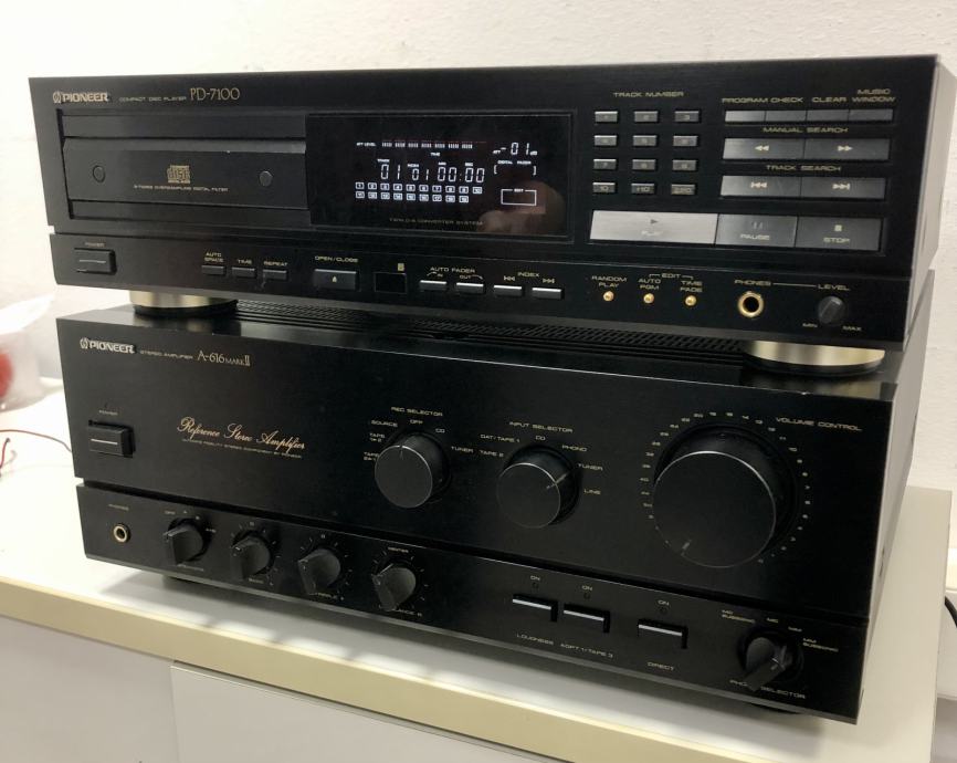 Pioneer PD 7100 CD player