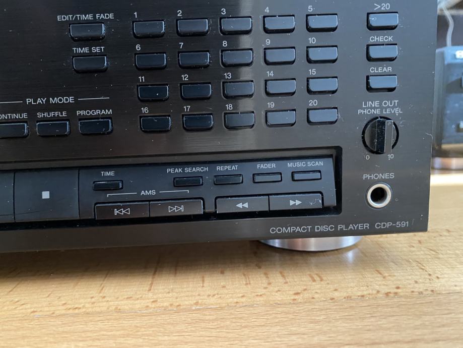 Sony compact disc player CDP-591