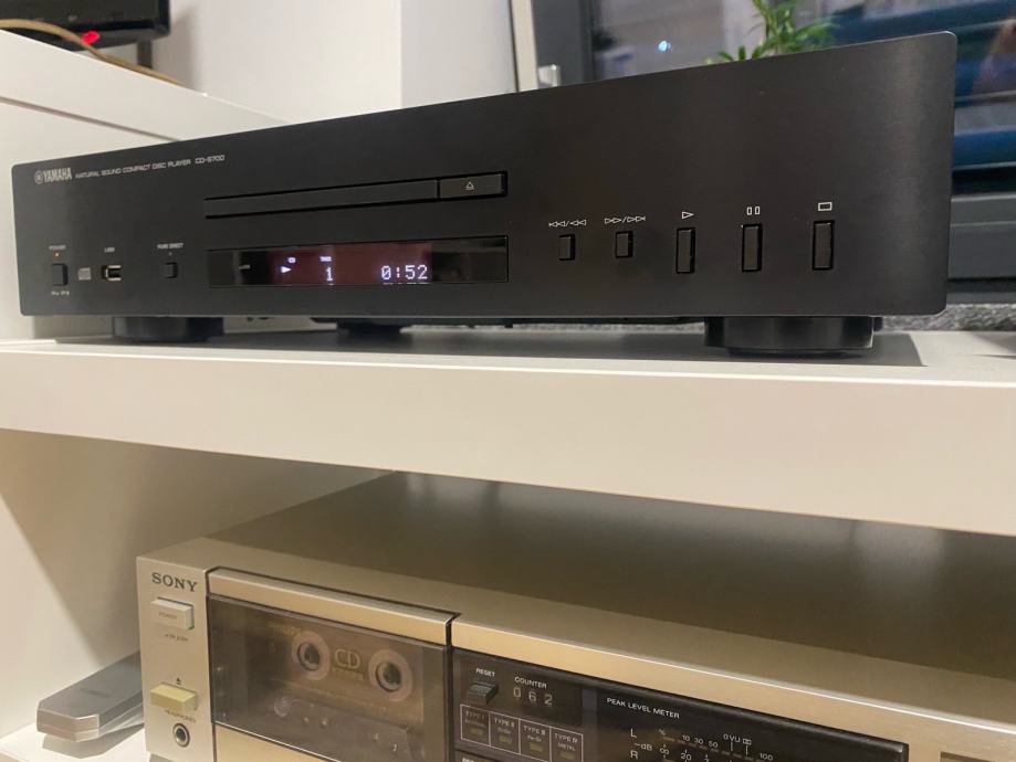 Yamaha cd s 700 cd player- predvajalnik