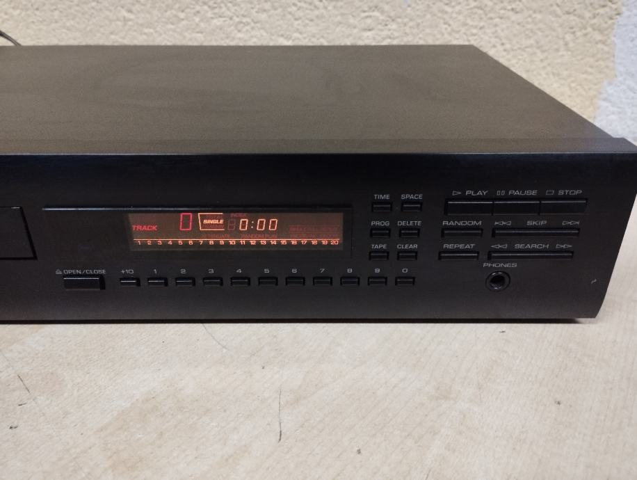 YAMAHA CDX-530, CD PLAYER