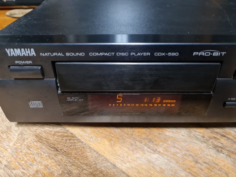 YAMAHA CDX-590, cd player