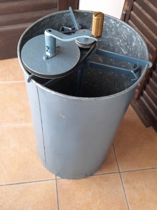 Točilo za med - centrifuga