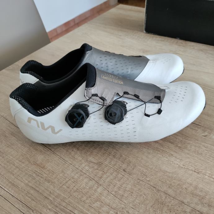 Northwave exstreme pro team št.45