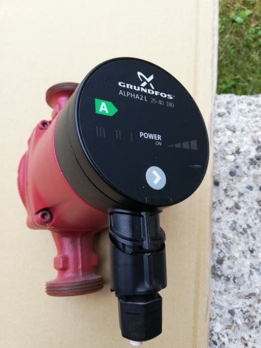 Črpalka Grundfos Alpha 2L 25-40 180