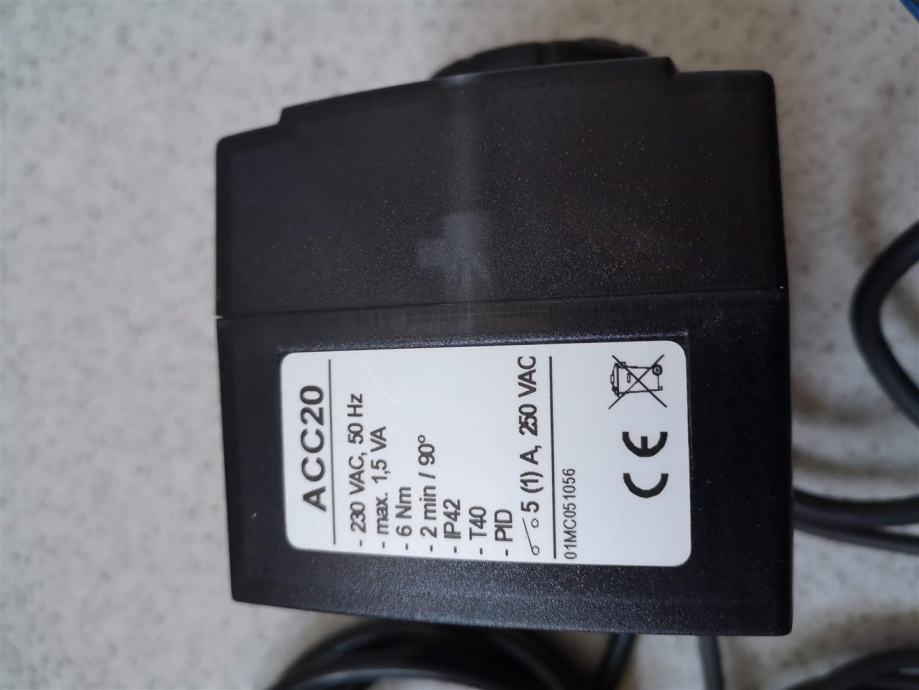 SELTRON motorni regulator konstantne temperature ACC20 s tipali