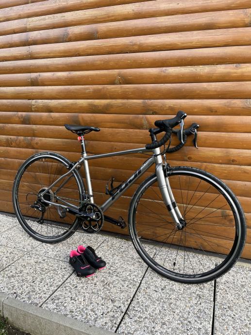Cestno kolo Fuji Sportif