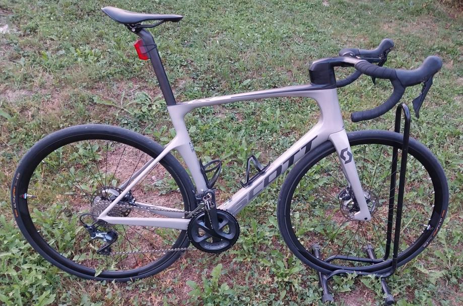 Cestno kolo scott foil rc