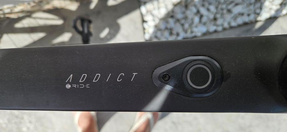 ELEKTRIČNO CESTNO KOLO SCOTT ADDICT ERIDE 20