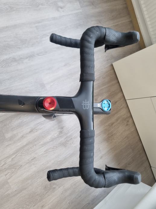 Factor O2 VAM - velikost M - Dura Ace