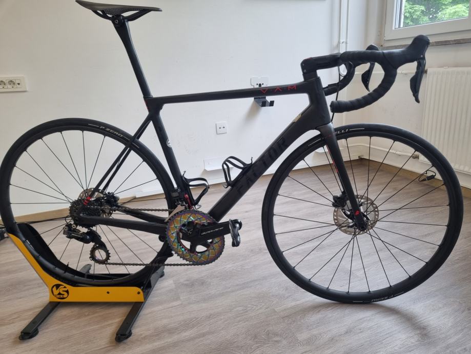Factor O2 VAM - velikost M - Dura Ace