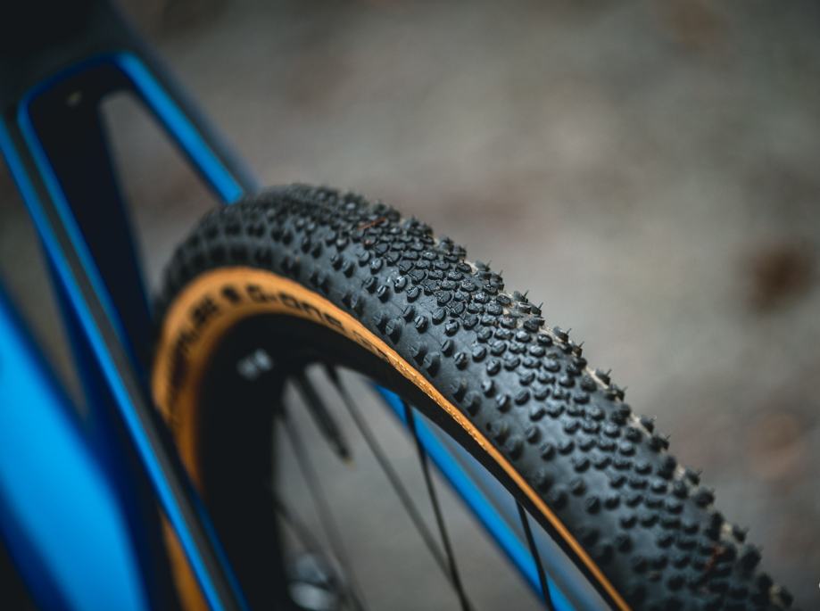 Gravel kolo Canyon Grail CF SL 8