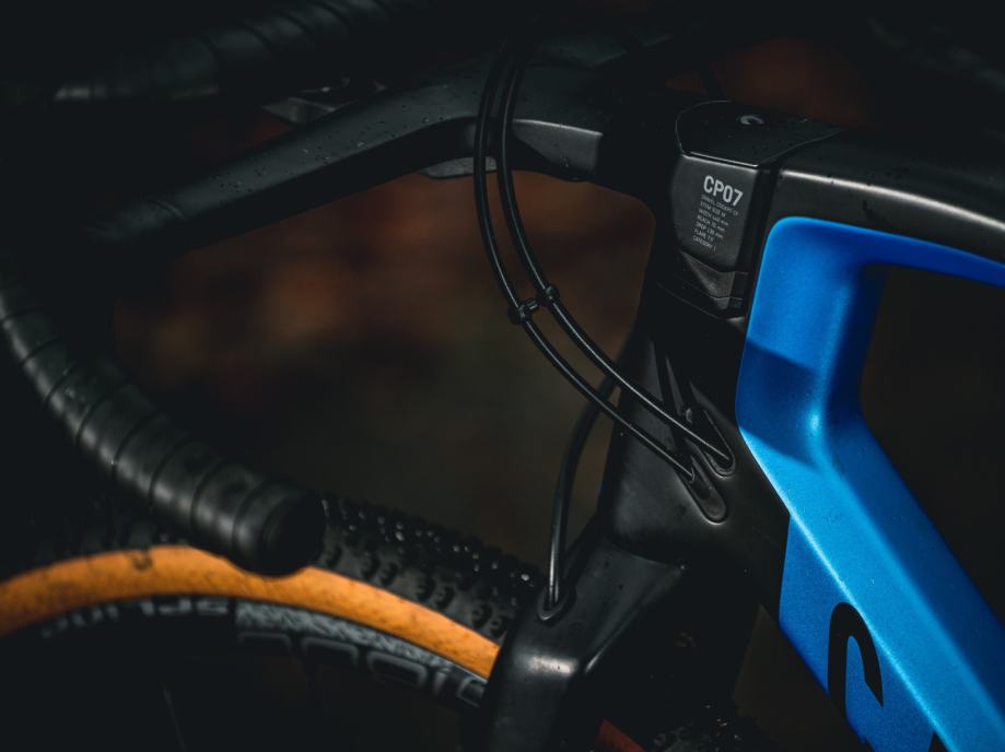 Gravel kolo Canyon Grail CF SL 8