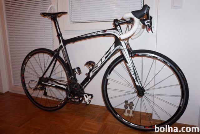 Karbonsko cestno kolo BH RC1