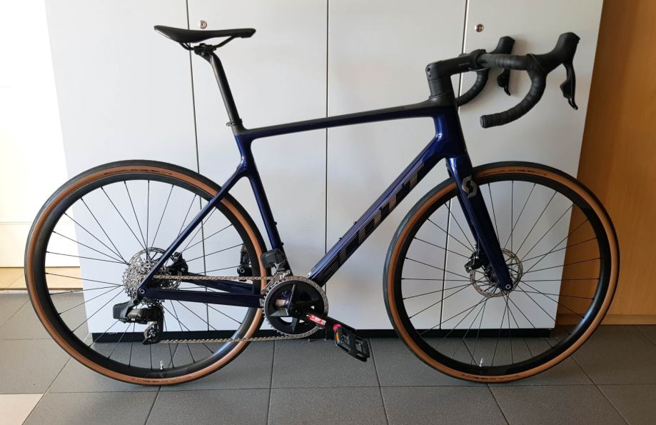 Scott Addict 10, Sram Rival AXS 2 x 12, velikost L (56) praktično nov