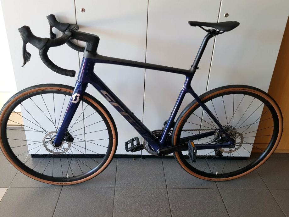 Scott Addict 10, Sram Rival AXS 2 x 12, velikost L (56) praktično nov