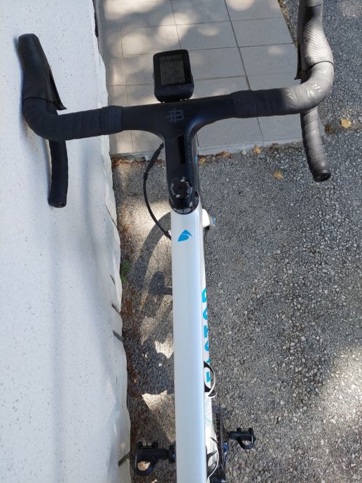 VRHUNSKO CESTNO KOLO FACTOR O2