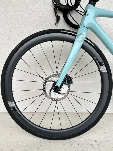 Žensko cestno kolo Scott Contessa Addict 15 Disc, 2021, XS