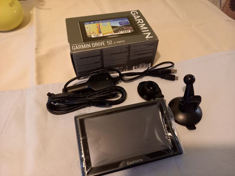 NAVIGACIJA GARMIN DRIVE 52 & Trafic