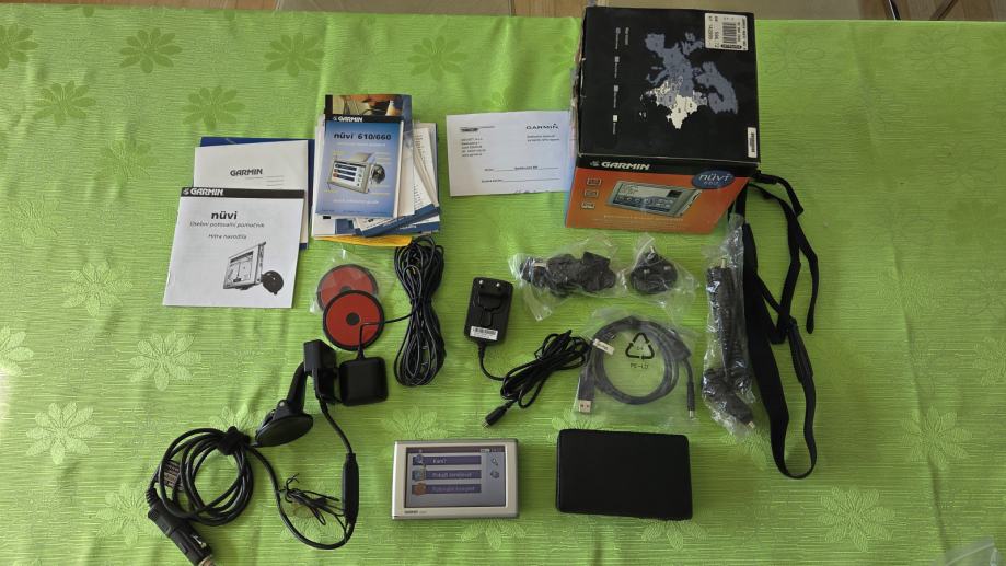 Komplet Garmin Nuvi 660 z dodatnim zunanjim GPS sprejemnikom