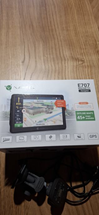 Navigacija Navitel E707 doživljenske brezplačne posodobitve map.