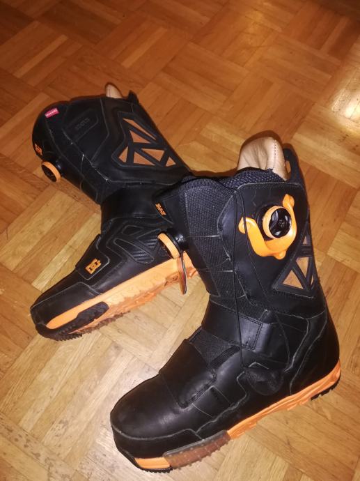 SNOWBOARD ČEVLJI DC STATUS 2013 Št. 44,5