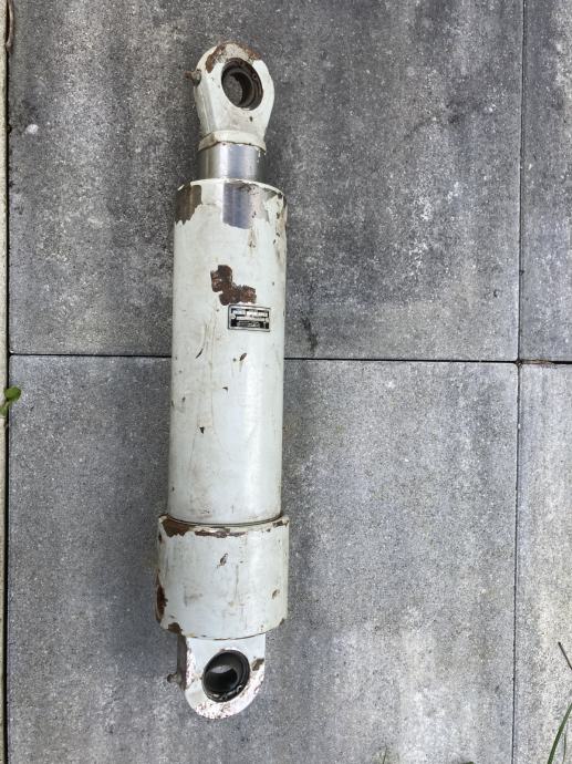 Hidravljični cilinder