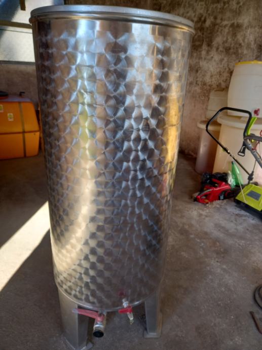 Cisterna INOX za vino, ... , 200 litrov .... PRODAM