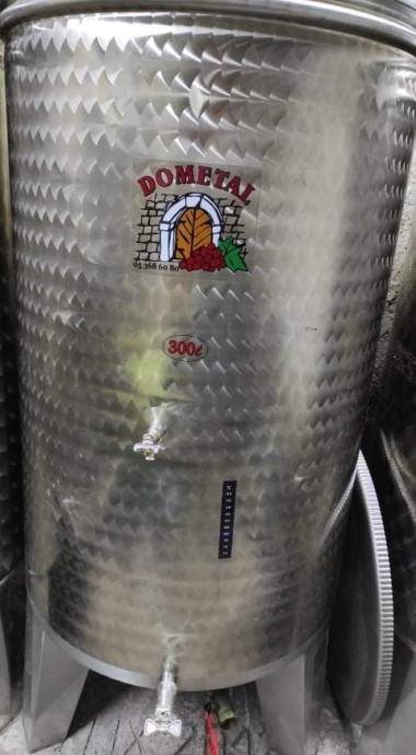 Cisterna za vino 300l in 100l
