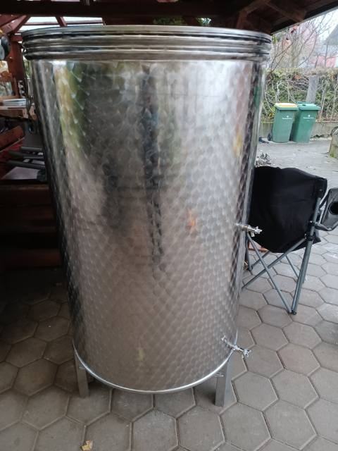 NOV INOX sod 600l za vino ali sok