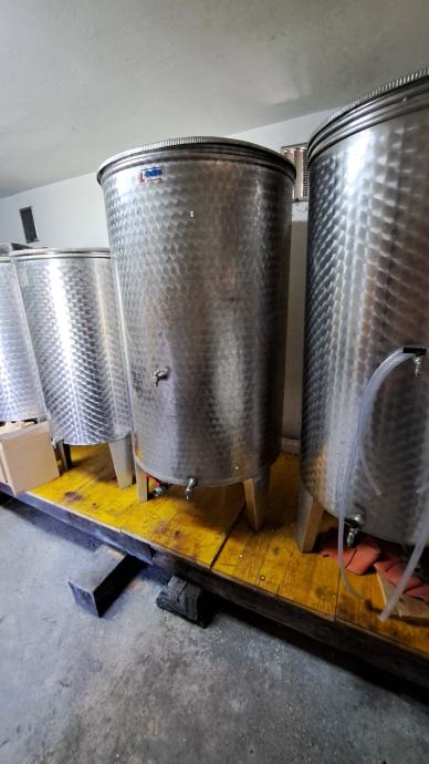 Prodam inox cisterne za vino in kadi