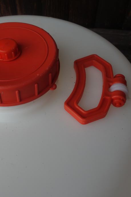 PVC sod 100l dva komada