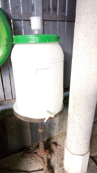 PVC sod 60 l z navojnim pokrovom, vrelno veho in pipico
