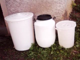 PVC sodi beli 50, 100, 200 L s pokrovom, zaboji EKO paletni 40 L 10kom