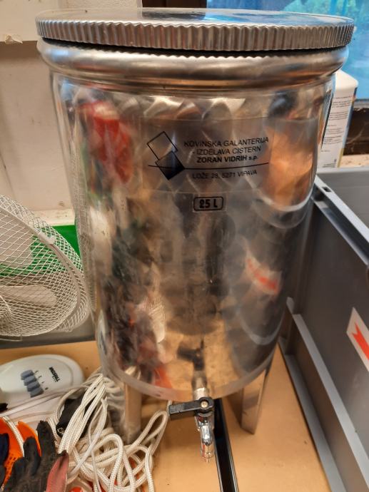 sod za vino 25L, inox