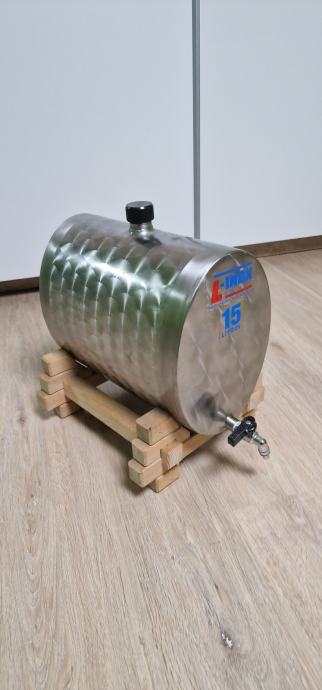 NOV- SOD ZA VINO INOX 15 L - LEŽEČ, PIPA, LESEN PODSTAVEK