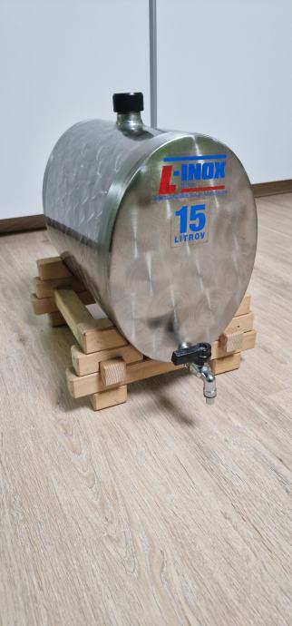 NOV- SOD ZA VINO INOX 15 L - LEŽEČ, PIPA, LESEN PODSTAVEK