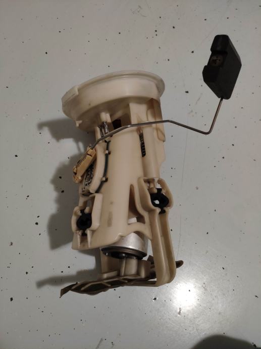Bmw e46 bencinska črpalka OEM 16141184276 - CENA PO DOGOVORU