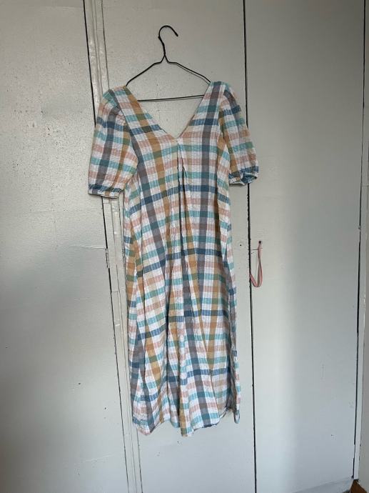 Obleke XS (MONKI, ZARA, MANGO)